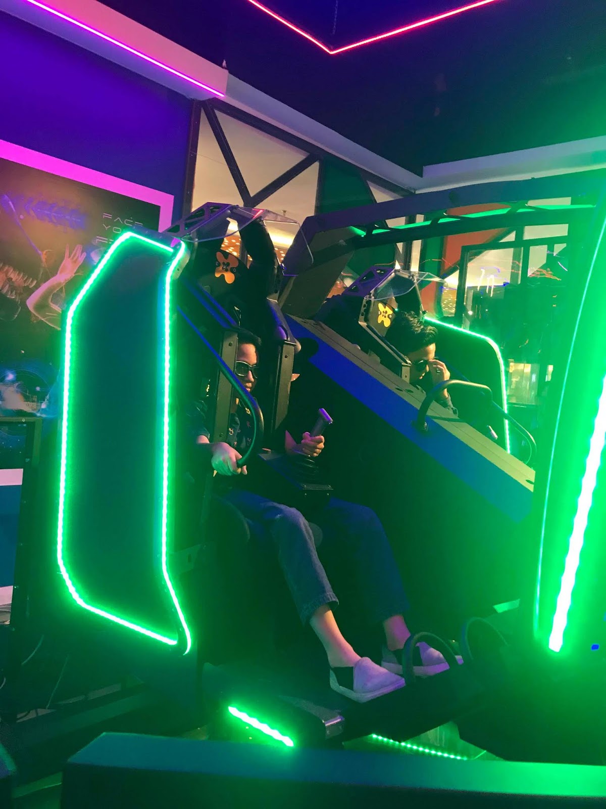 Permainan VR dan Simulasi Yang Menyeronokkan di Future Land Fun Zone di ...