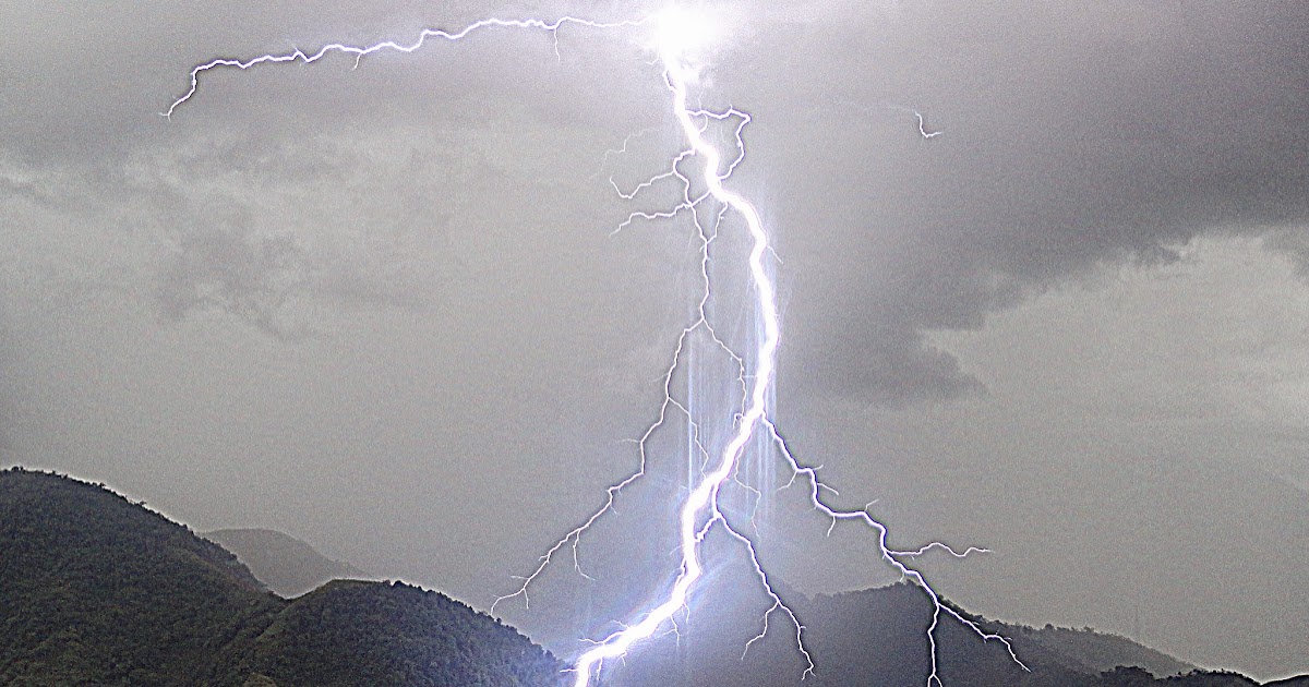 UN RAYO EN EL ÁGUILA
