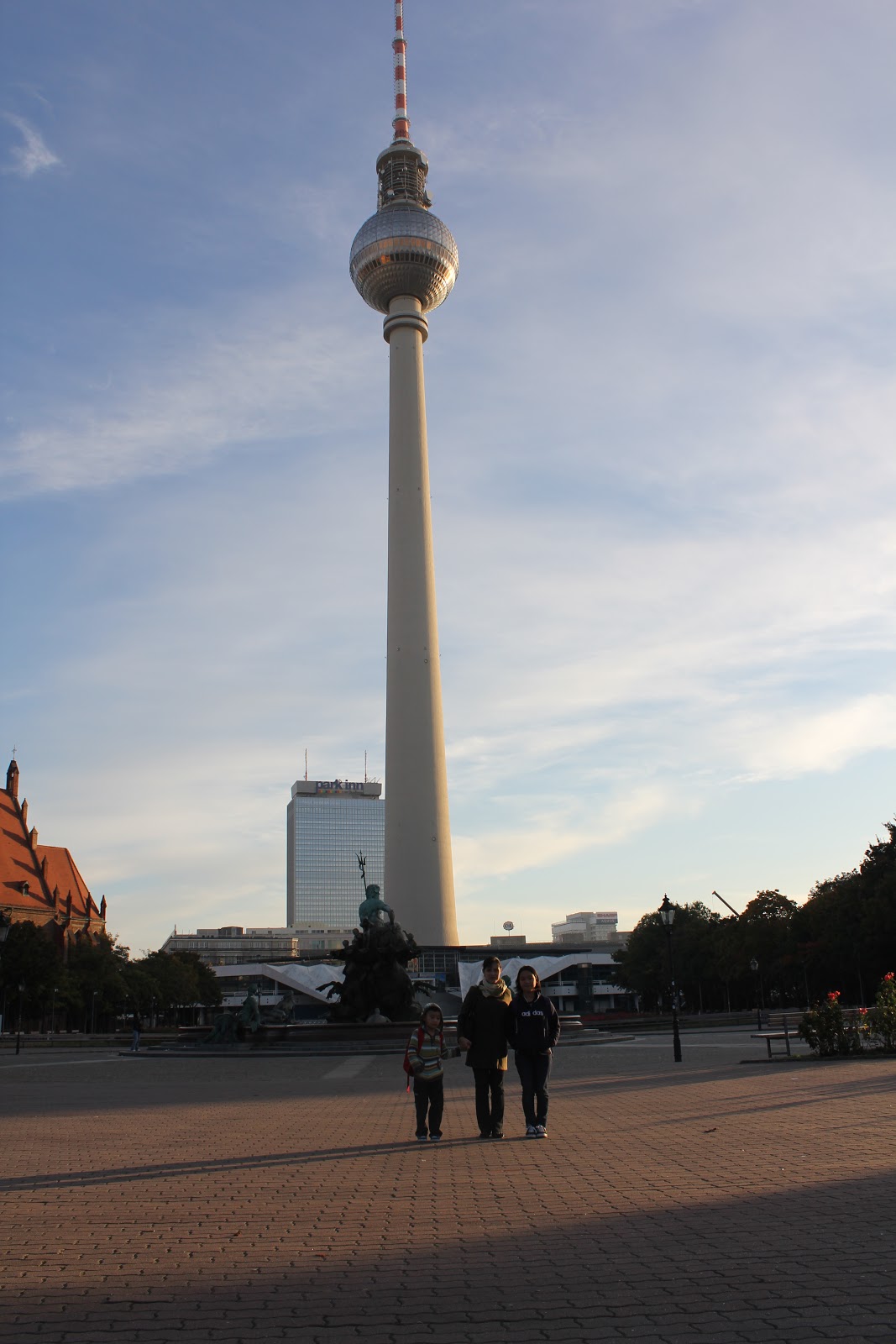 Stay, Stray, Play and Feast: Berlin TV Tower and the Restaurant Sphere