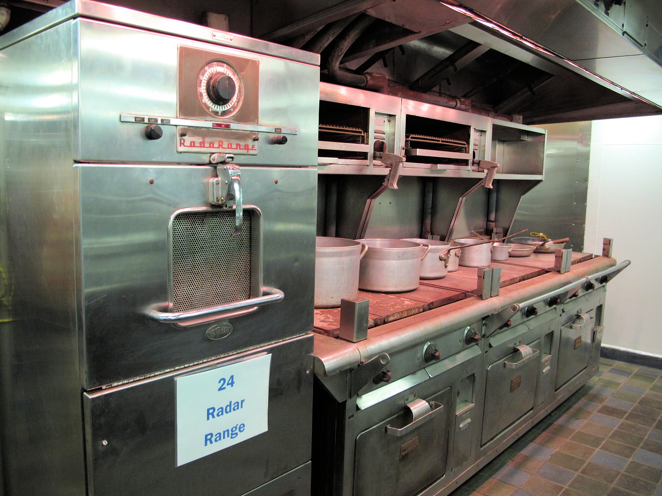 Retromobe - retro mobile phones and other gadgets: Raytheon Radarange ...