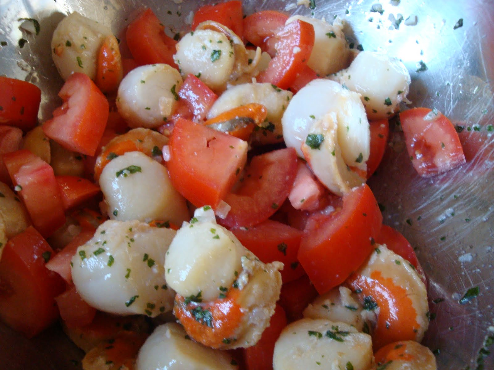 Très simples, mes recettes...: Salade fraiche de Saint Jacques & tomates
