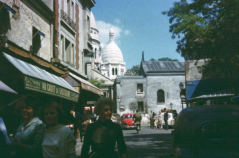 48 Color Snaps That Capture Everyday Life of France in the Late 1950s ...