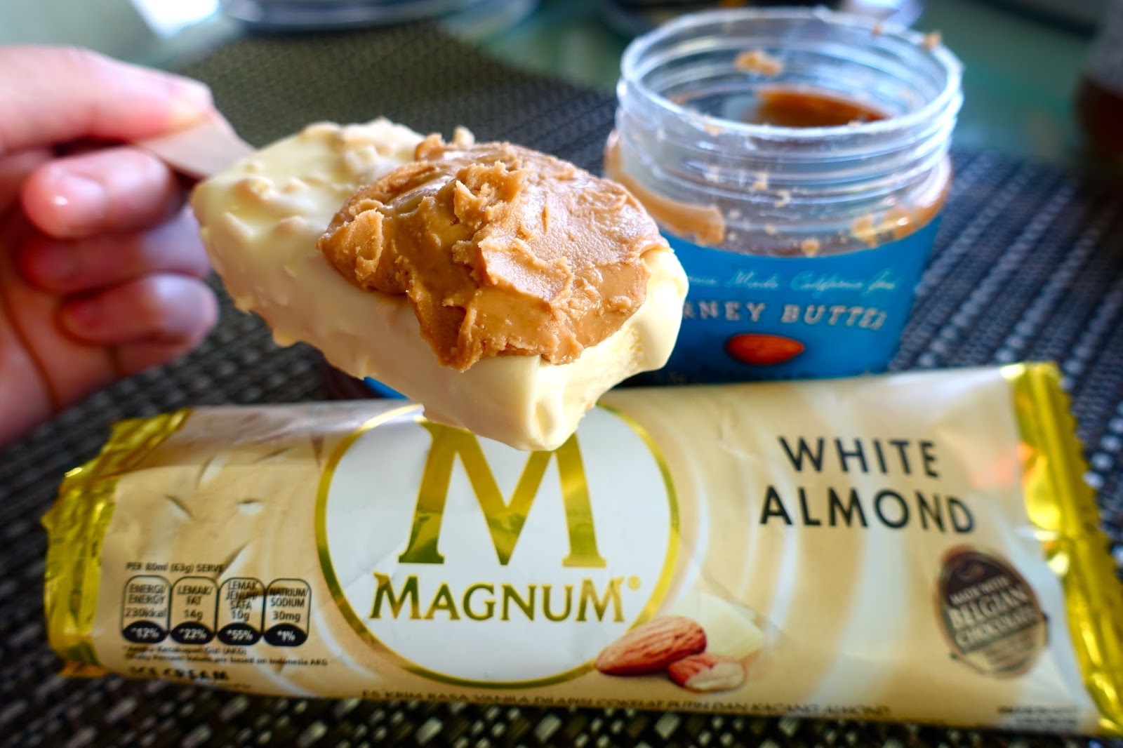 jin loves to eat: Magnum White Almond Pairing