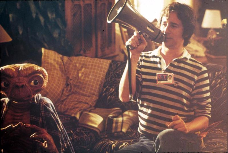45 Amazing Behind the Scenes Photos From Steven Spielberg's ...