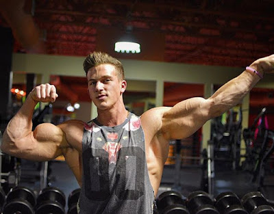 the beauty of male muscle: Brandon