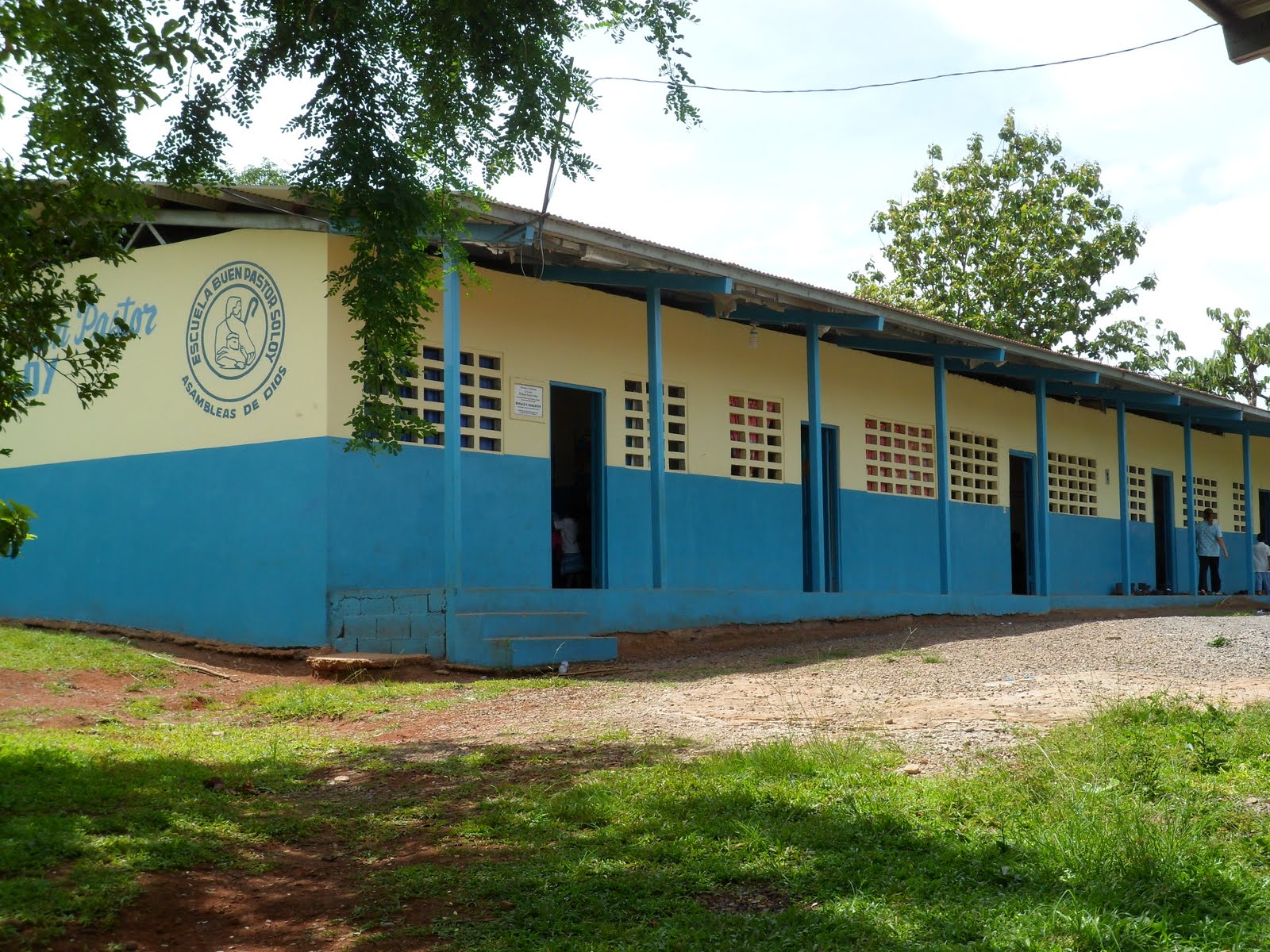 Amanecer Chiricano: Escuela privada en Soloy