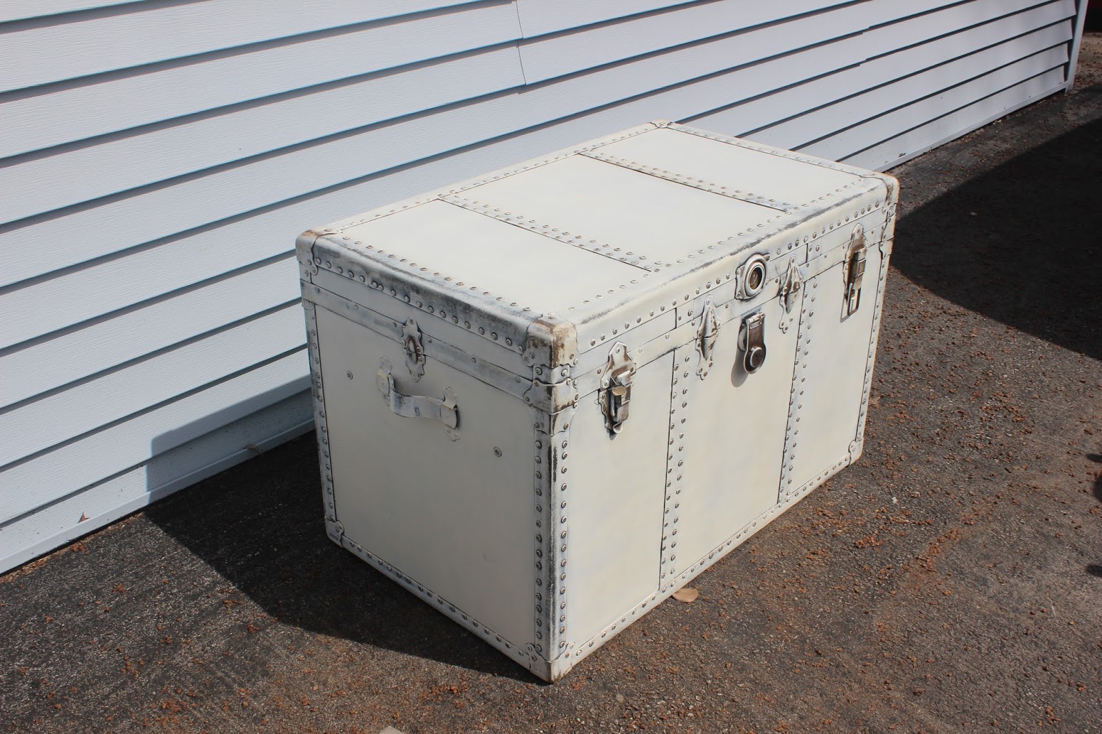 Snug Harbor Bay: White Trunk Re-do