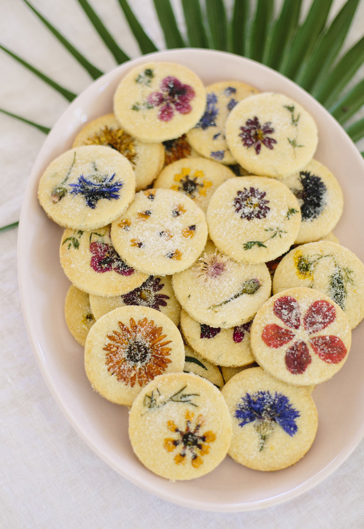 Oh, by the way...: Loria's Flower Cookies