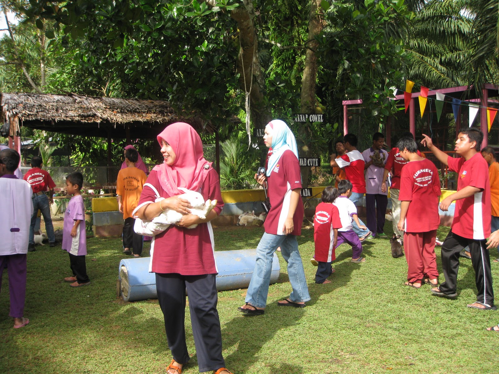 Taman Arnab Bukit Badong: ONE STOP RABBIT & TRADING