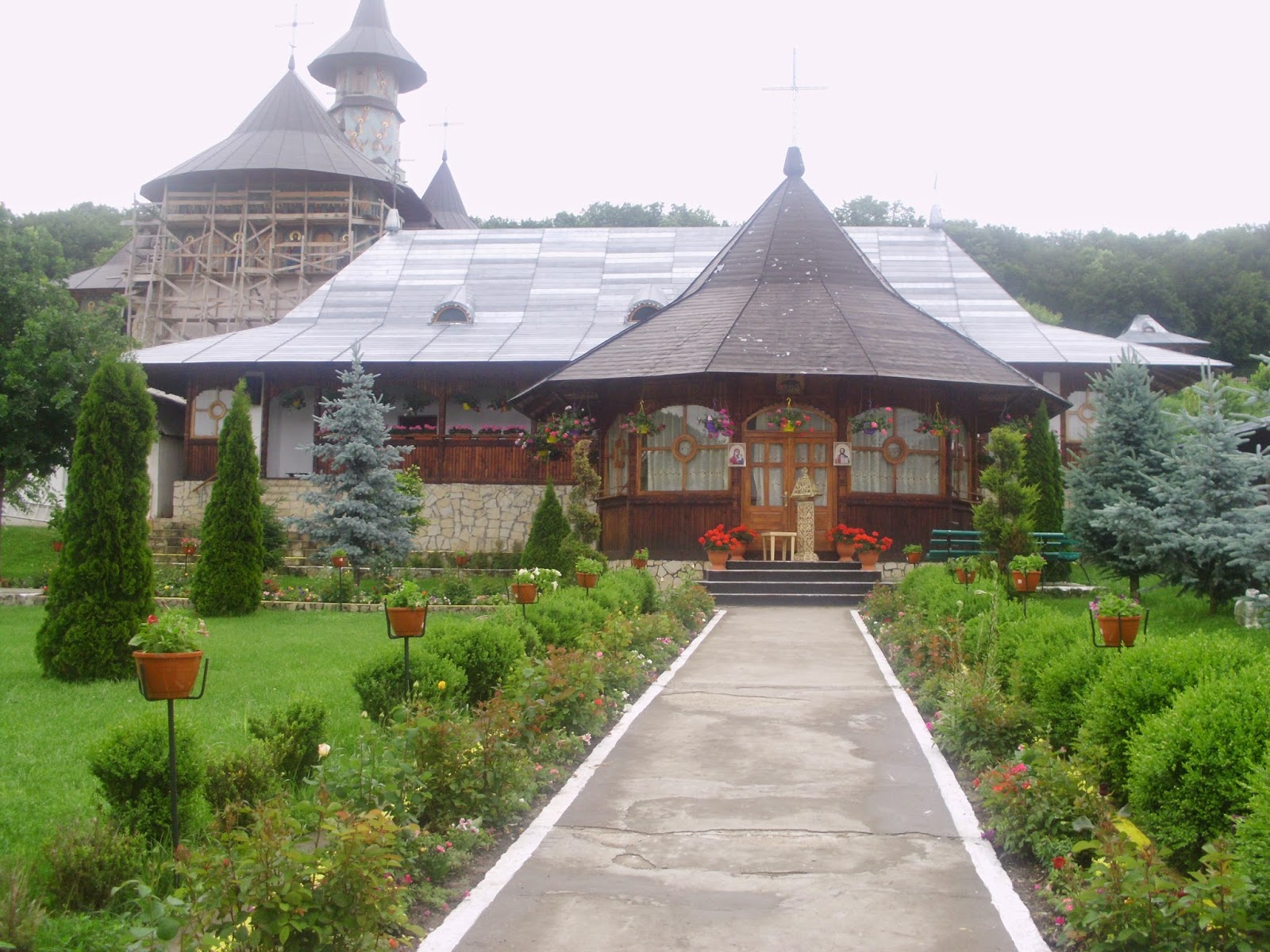 Blog Crestin Ortodox: Manastirea Bujoreni si bucuria intoarcerii mele ...