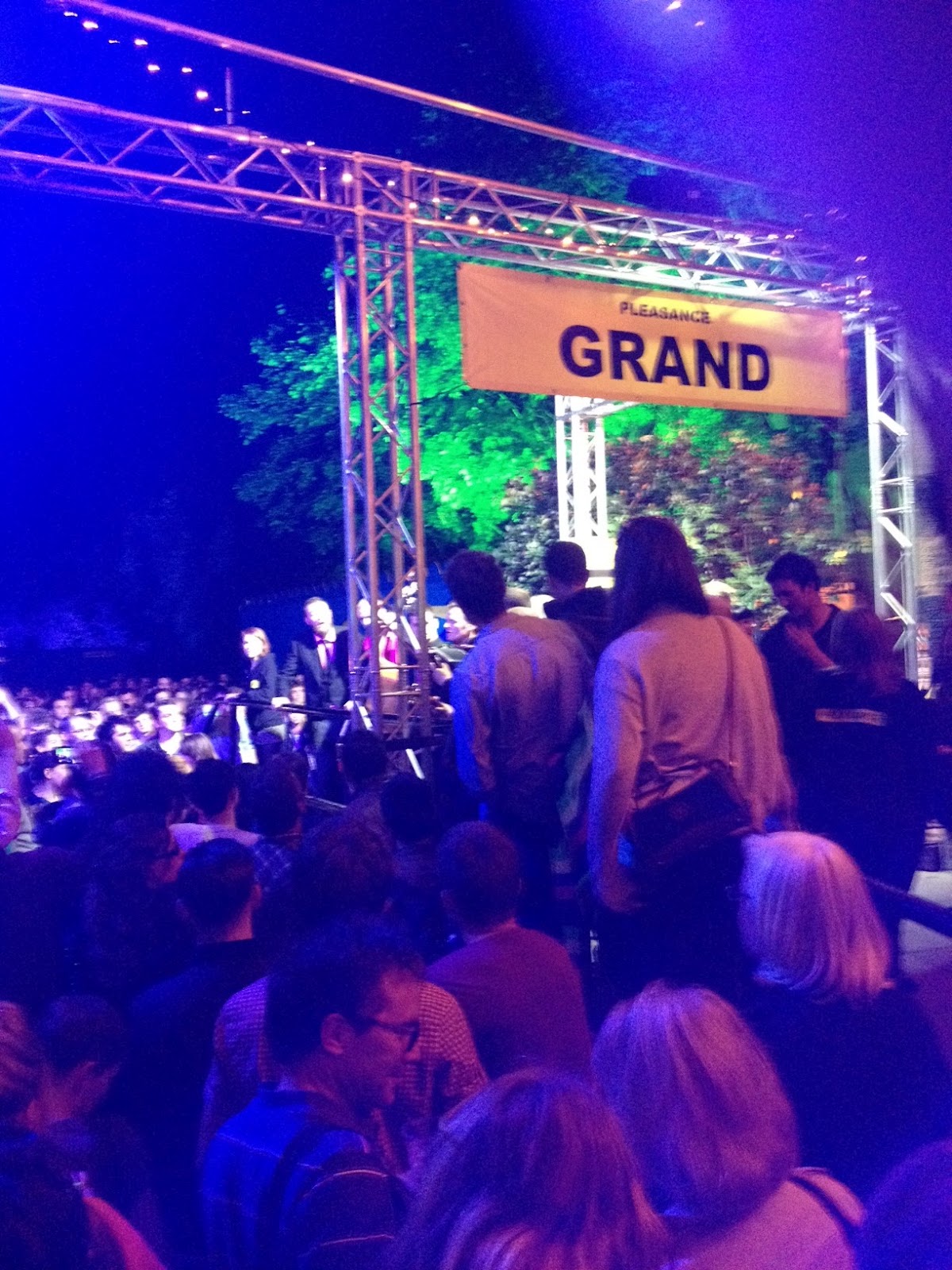 THE LATE NIGHT GIMP FIGHT BLOG.: August 2012