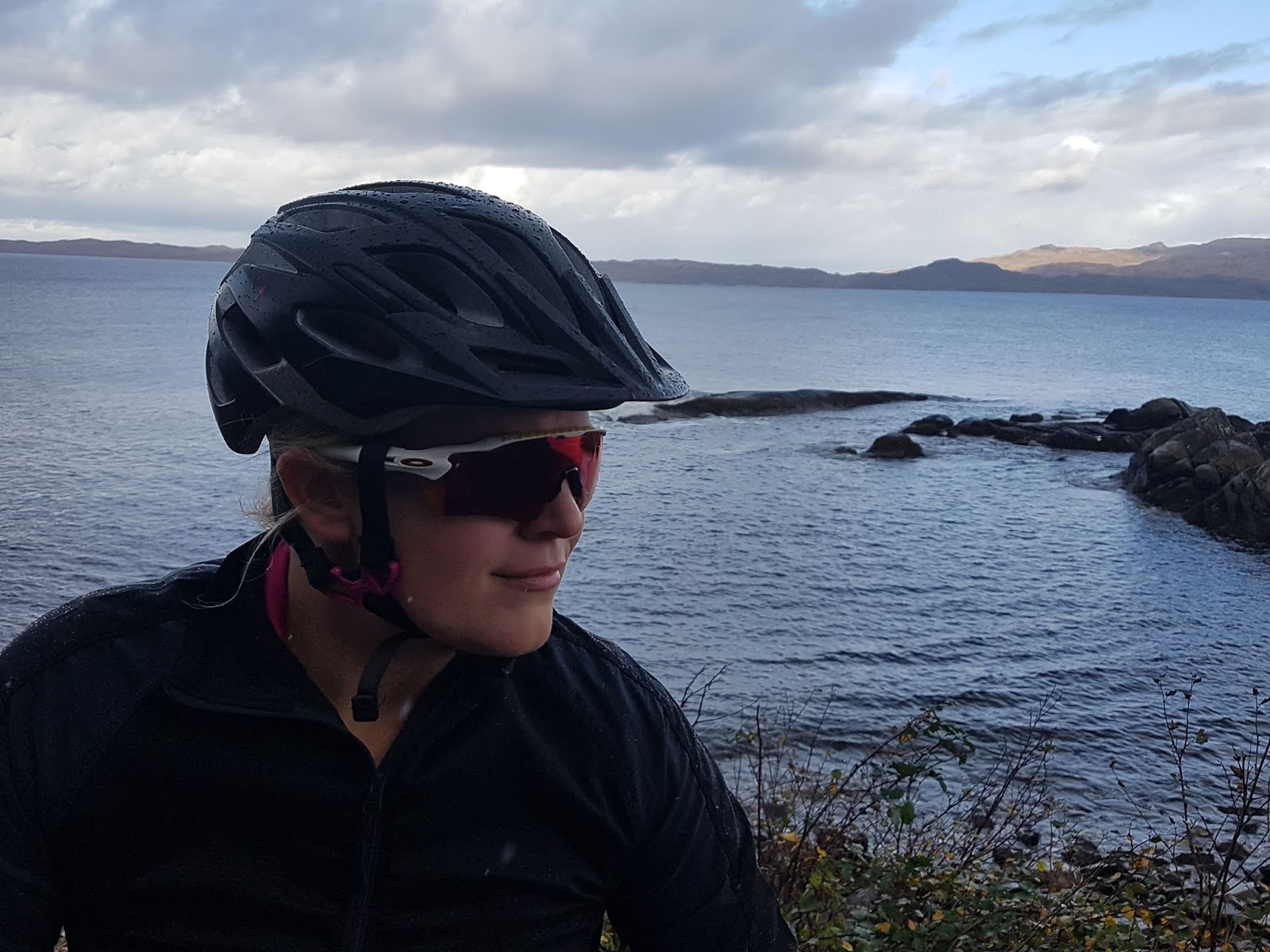 Review of The Oakley Radar EV path Biking glasses - MissLJBeauty