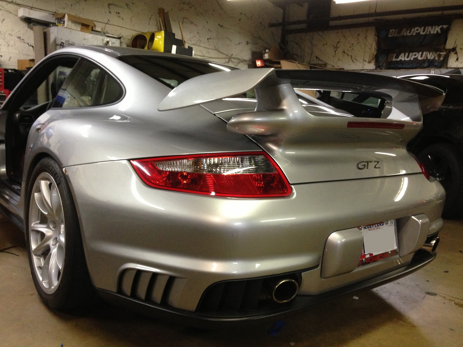 Hurleys Auto Audio: Porsche 997 911 GT2 for iPod interface