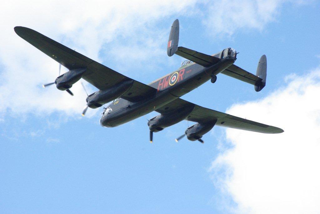 Jet & Prop by FalkeEins: Pathfinder Squadron flypast