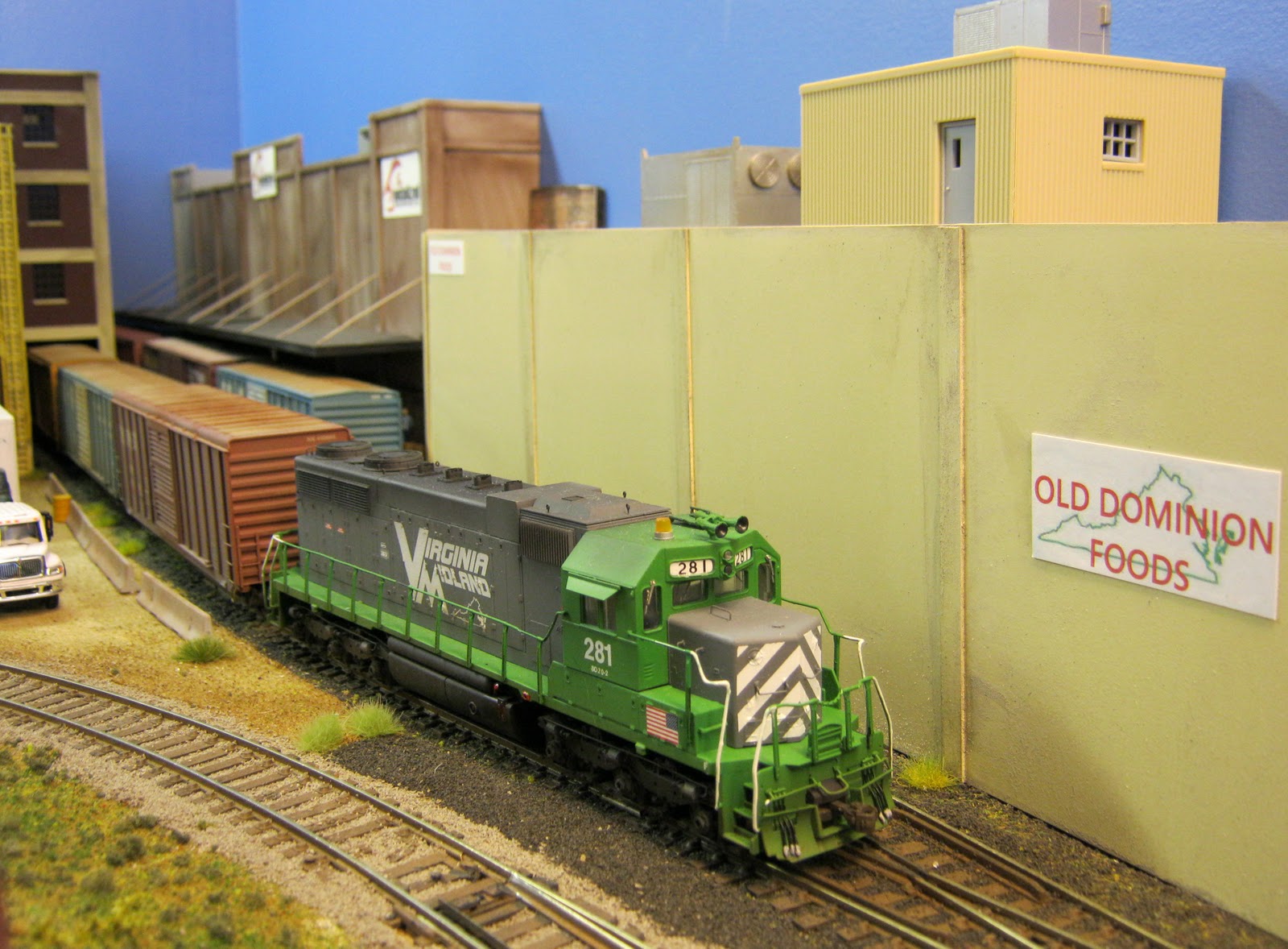 The Virginia Midland HO Railroad Blog: New 6 axle power on the Virginia ...