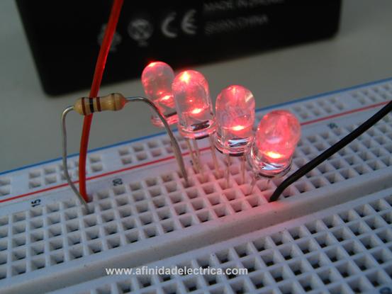 Como se conectan los LEDs. Revista ELEKTRONIKA Revista ELEKTRONIKA