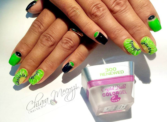Unghie raffinate e piene di colore con i prodotti Crystal Nails Italia ...