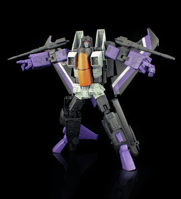 Transformers Custom World: Customs By Z: Masterpiece Skywarp