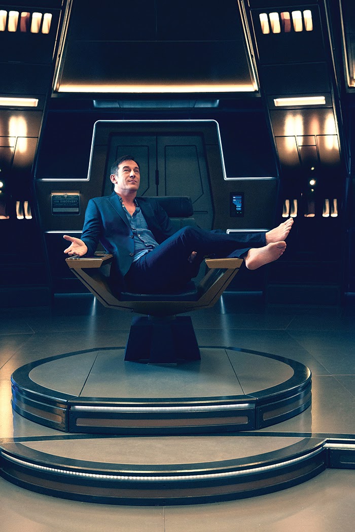 The Trek Collective: Check out the Discovery's bridge in Variety