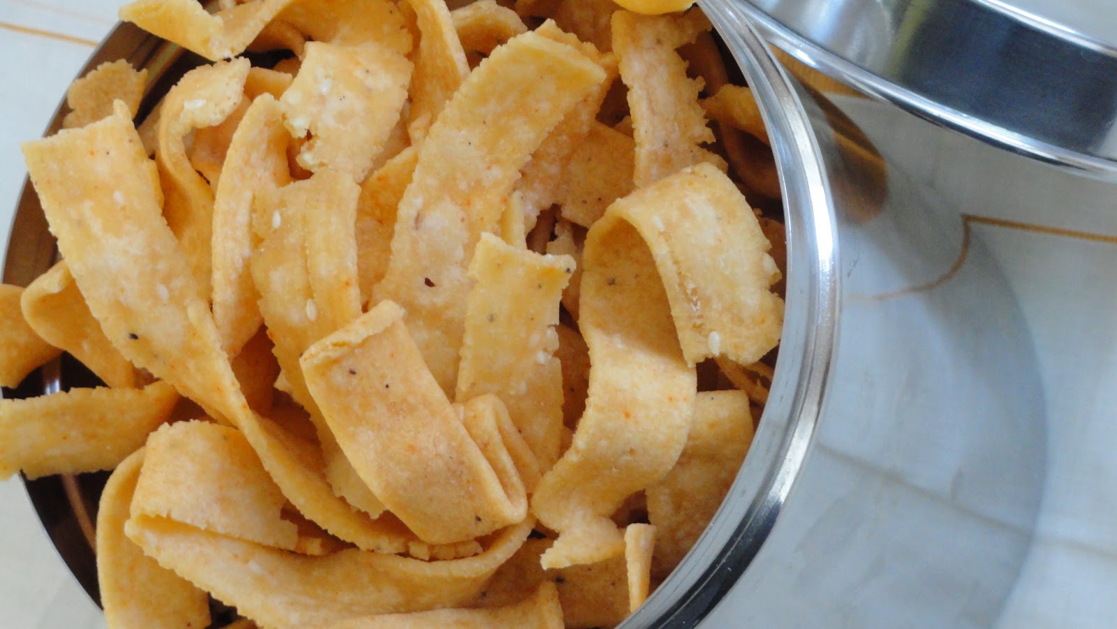 A Peek into My Kitchen: Ribbon Pakoda