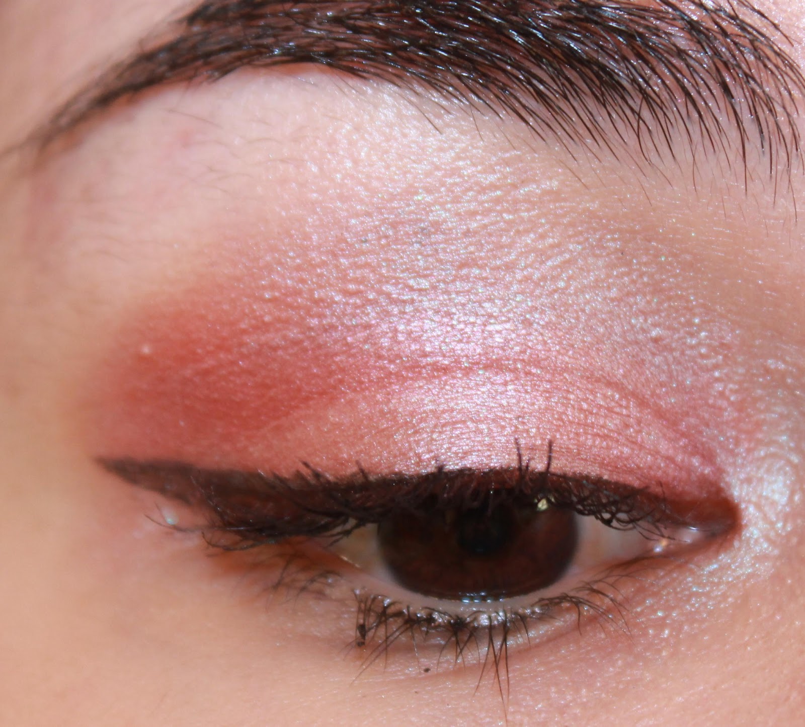 The Dark Side of Beauty: Review: Maybelline Color Tattoo 'Waves of White'