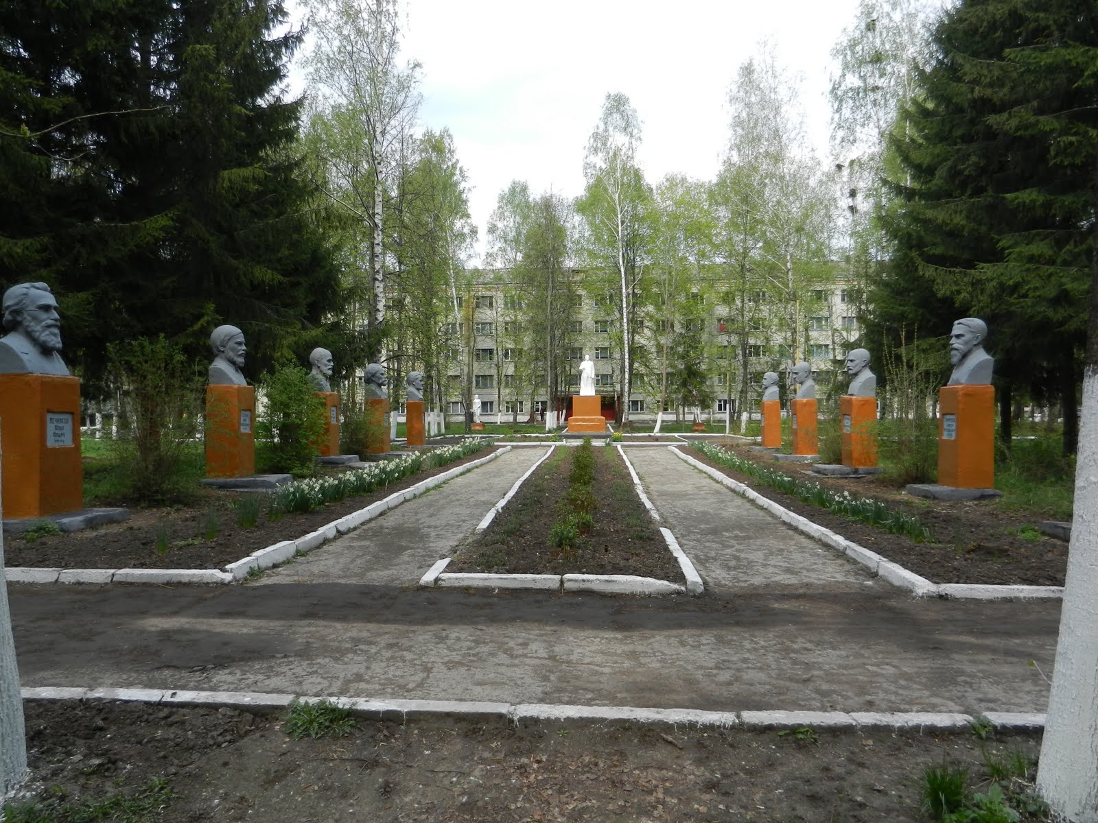 The Containment General Goes To Russia