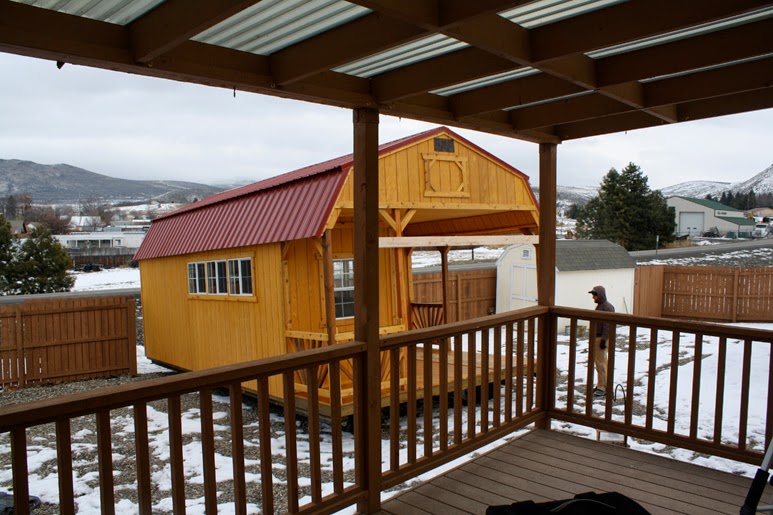 TheyNeverGrowUpNursery: The Dolly House has arrived!!!