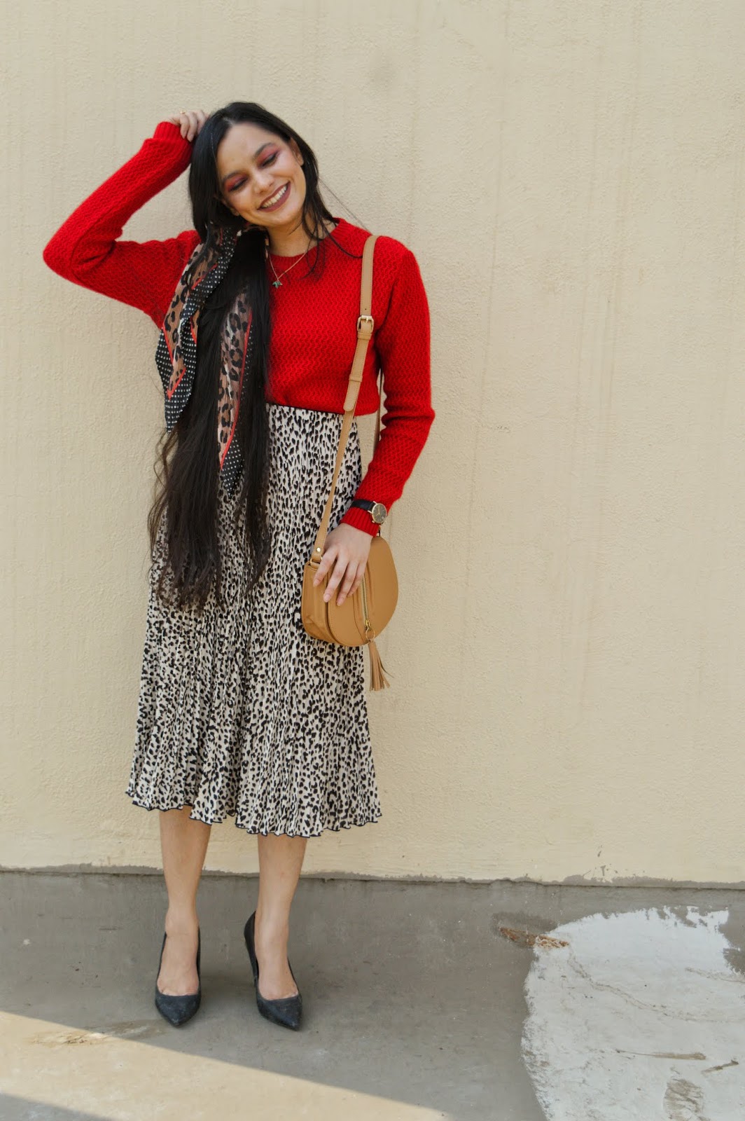 Three Ways to Wear - A Red Oversized Jumper - Chiconomical