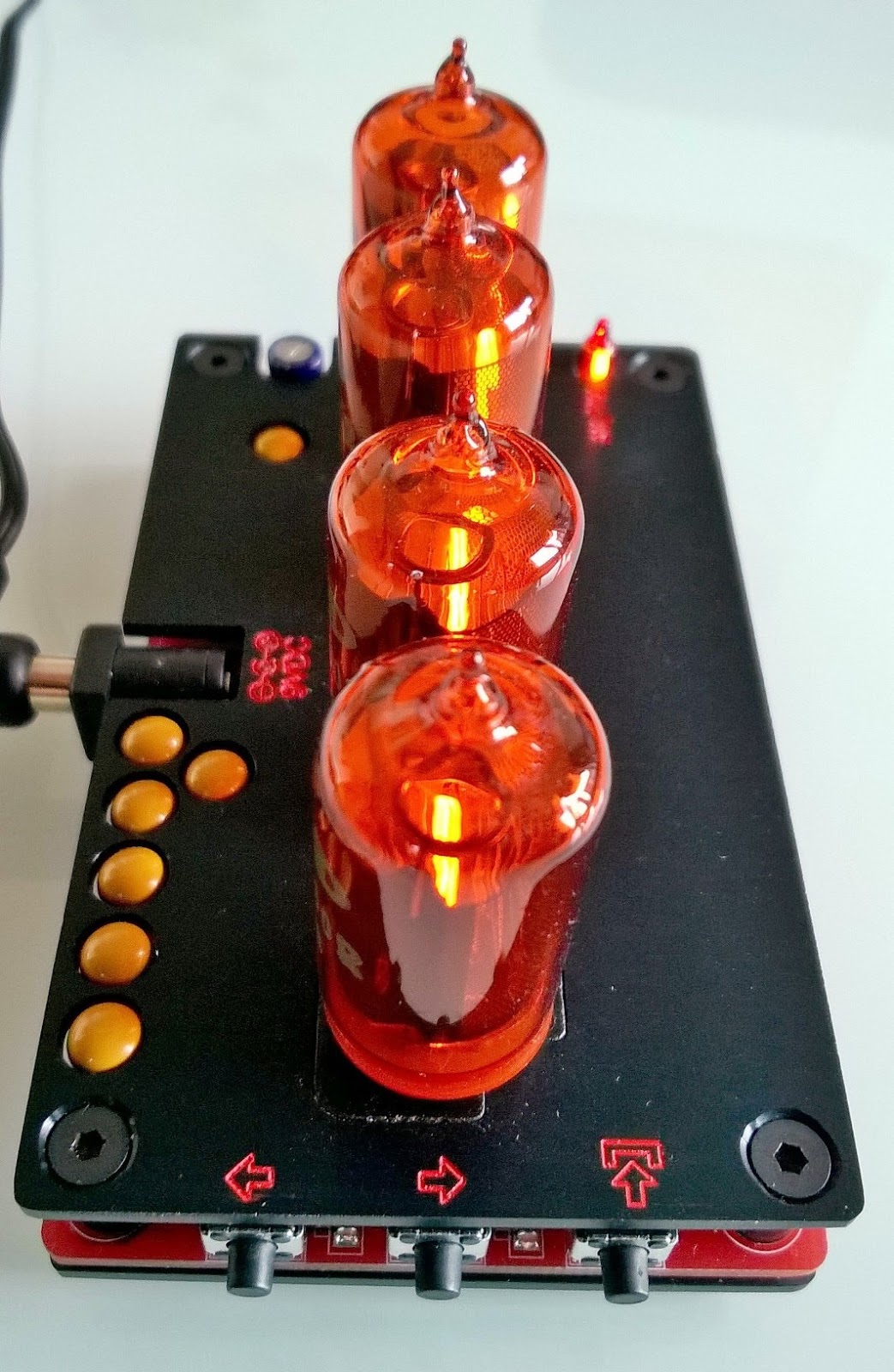 betatronics: The ZM1000 Nixie tube clock: The new look
