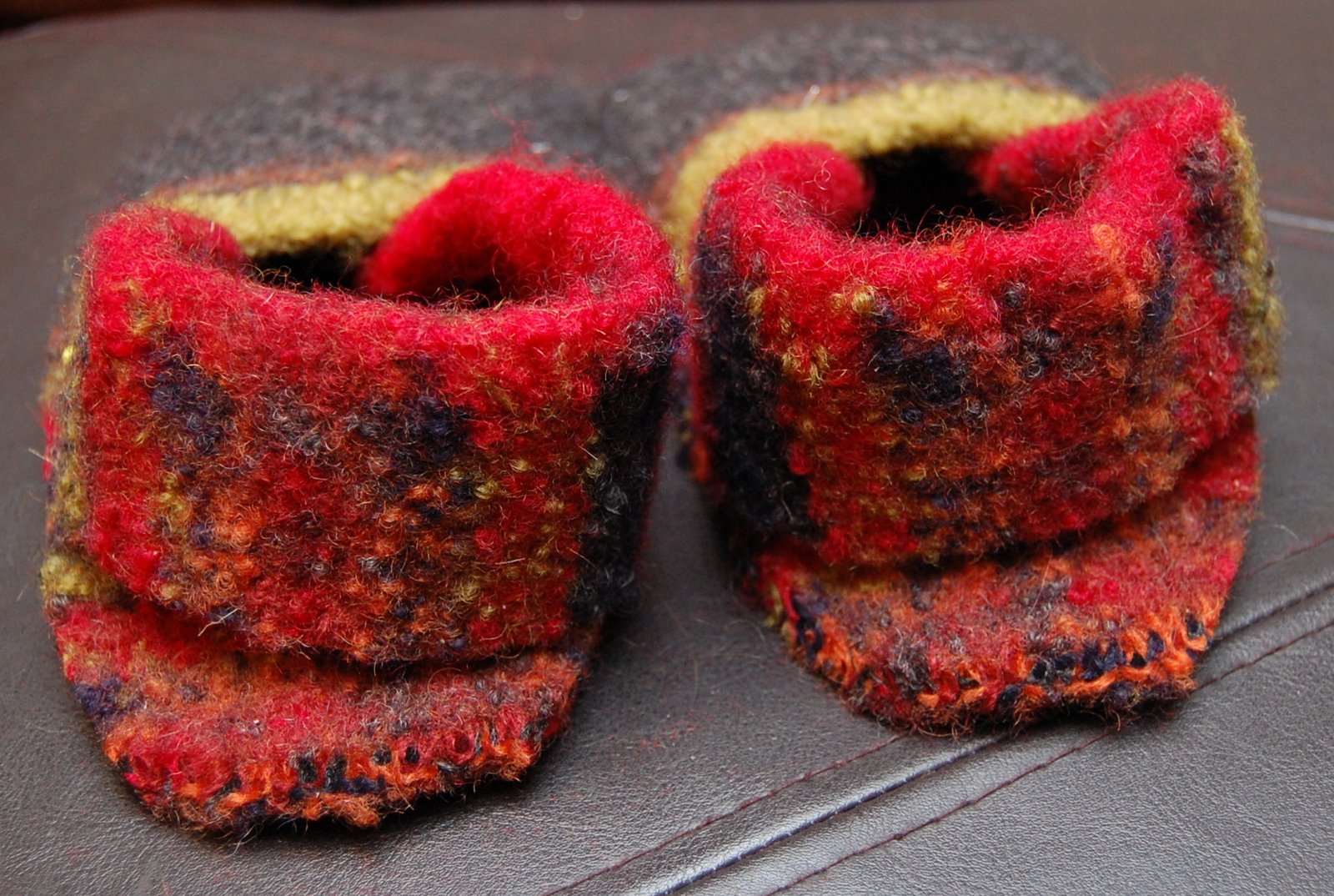 Beth Being Crafty: So in love with these upcycled slippers!