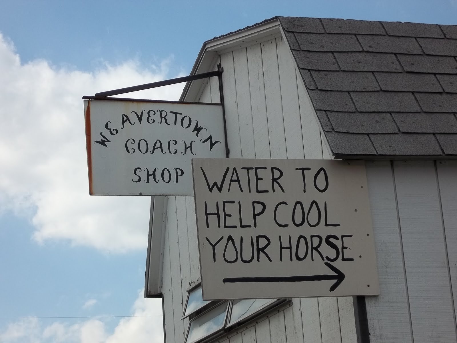 Pure Country Living: Amish coach shop in Bird in Hand: Lancaster county