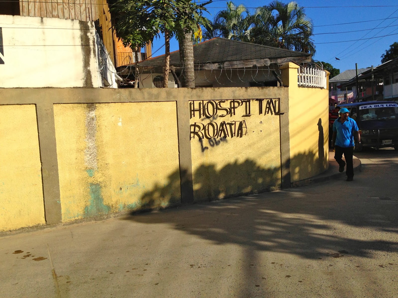 La buena salud es la mayor riqueza.: Hospital Roatan y Clinica Esperanza
