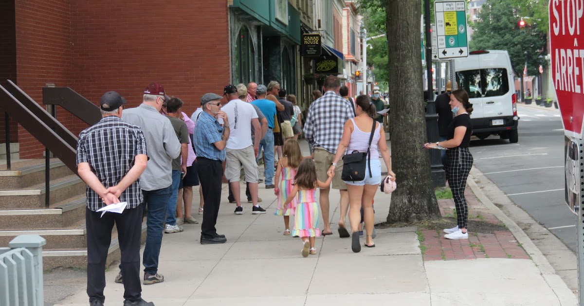 Charles Leblanc's Other Blog: Still line ups at Service New Brunswick!!!!