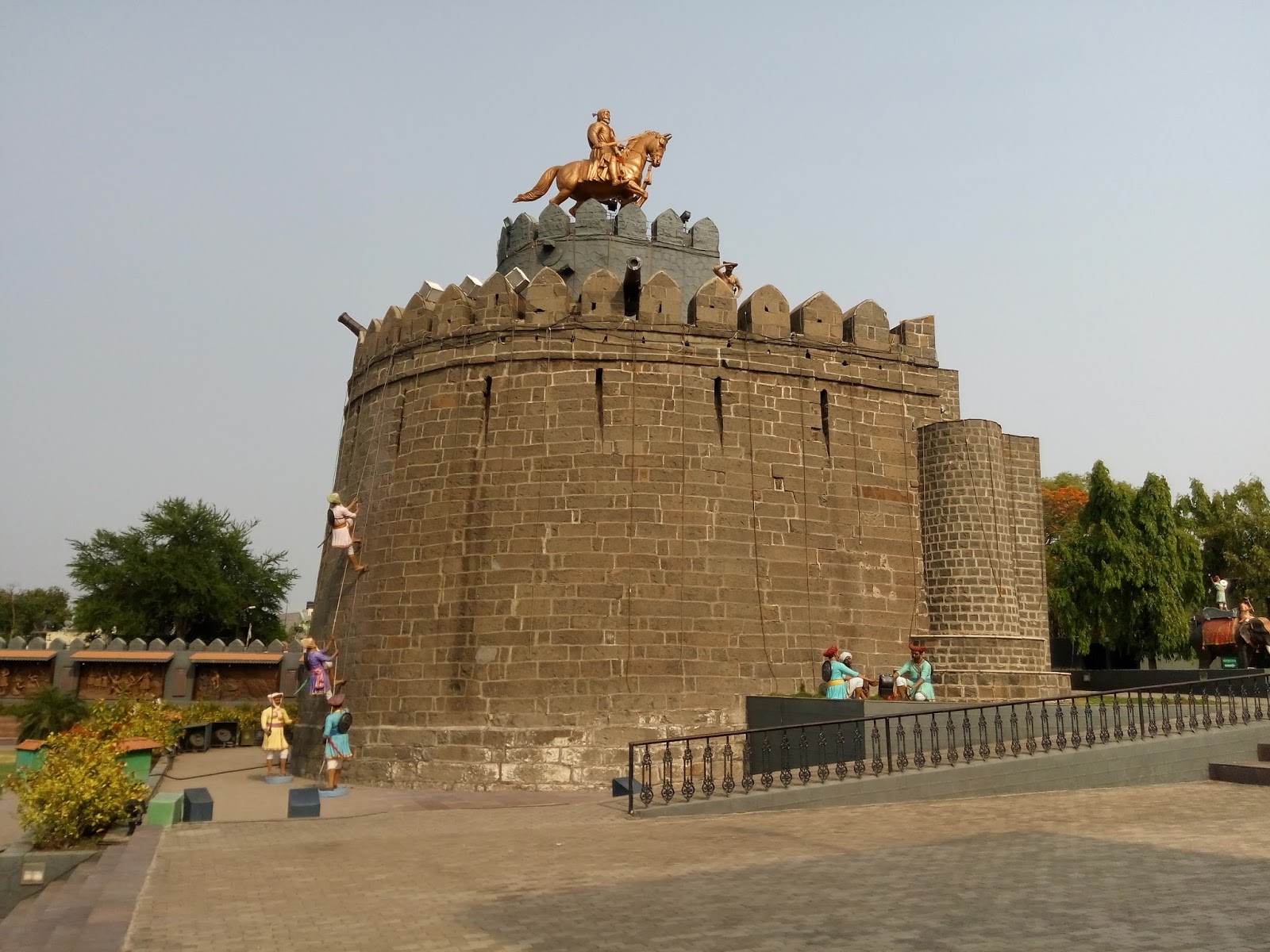Akluj fort (Shiv Srushti) near Solapur | The journey of a thousand ...