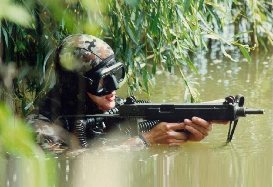 FOTOARMAS.COM: Subfusil Steyr MPi-69.