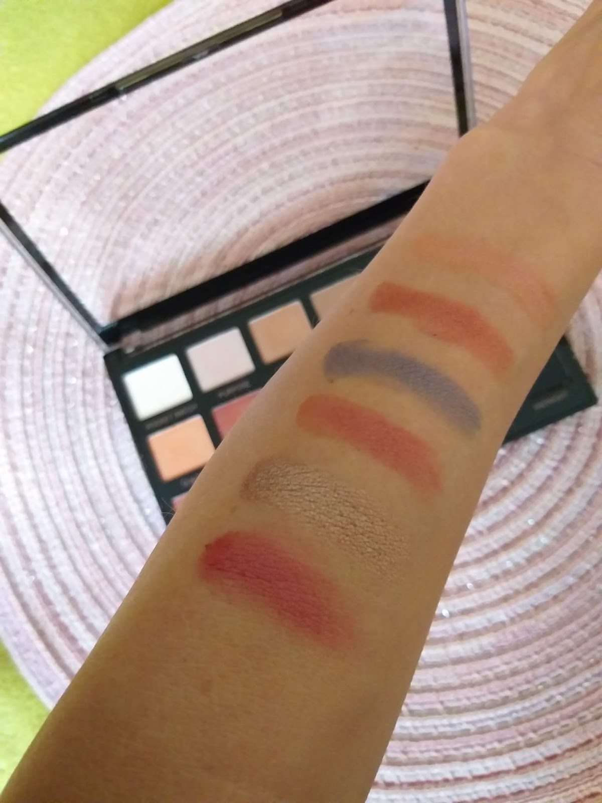 Jedna marka a dwie inne paletki:)