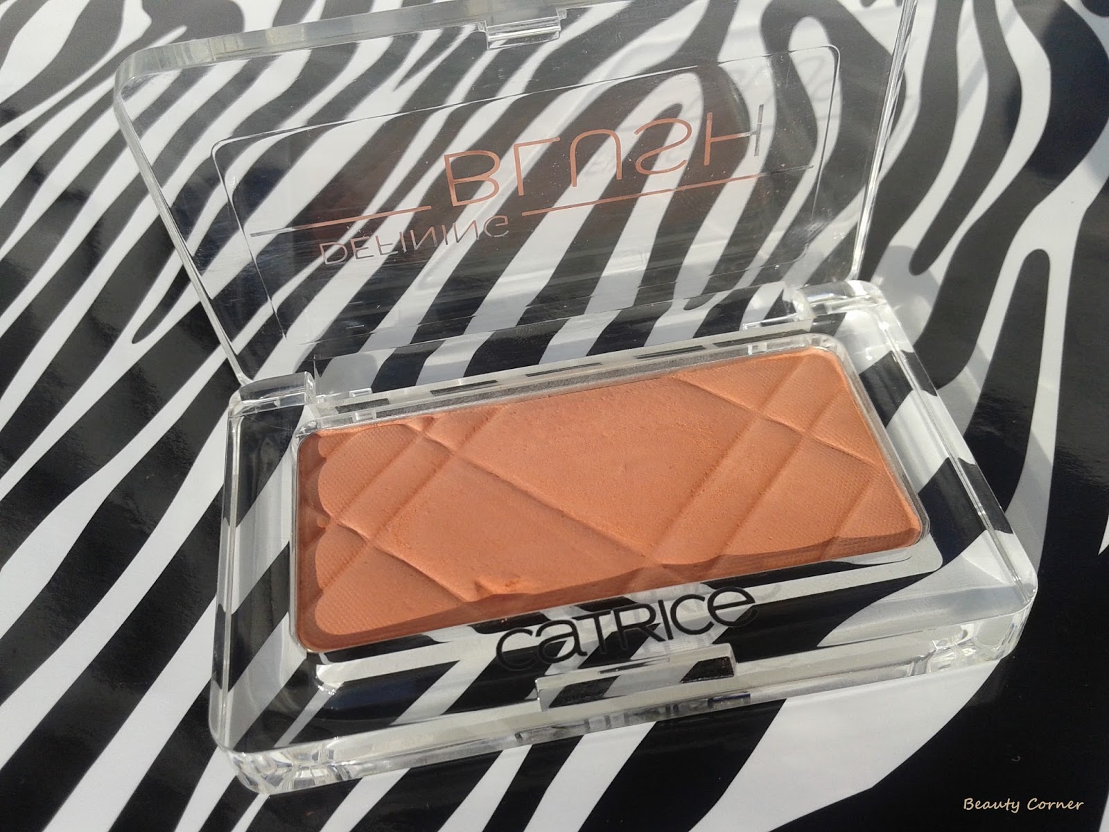 Beauty Corner: Catrice Defining Blush rumenilo 090 Mandy-rine
