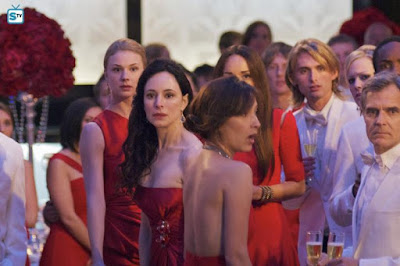 Throwback Thursday - Revenge - Pilot - Review: "This is Not a Story ...