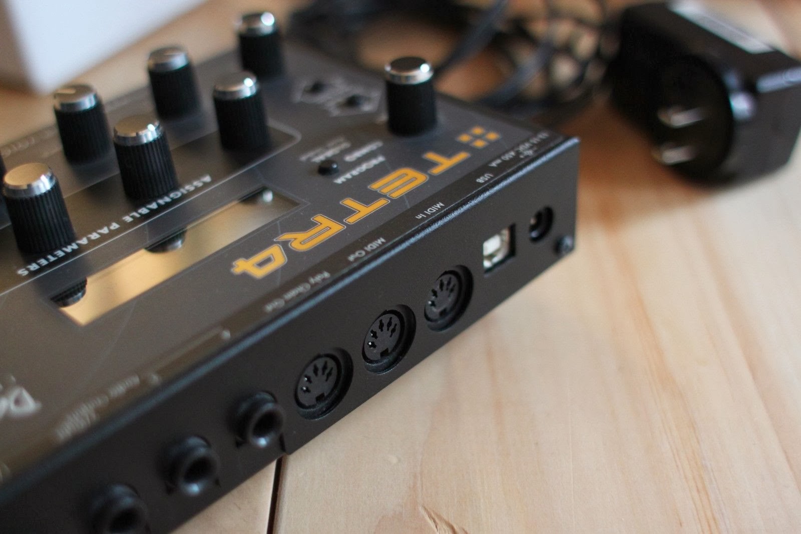 MATRIXSYNTH: Dave Smith Tetra 4 voice desktop analog synthesizer