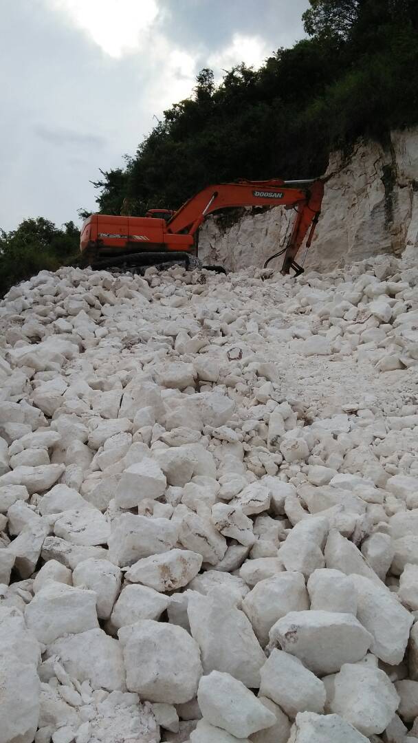 proses muat batu kapur/ 081252788939