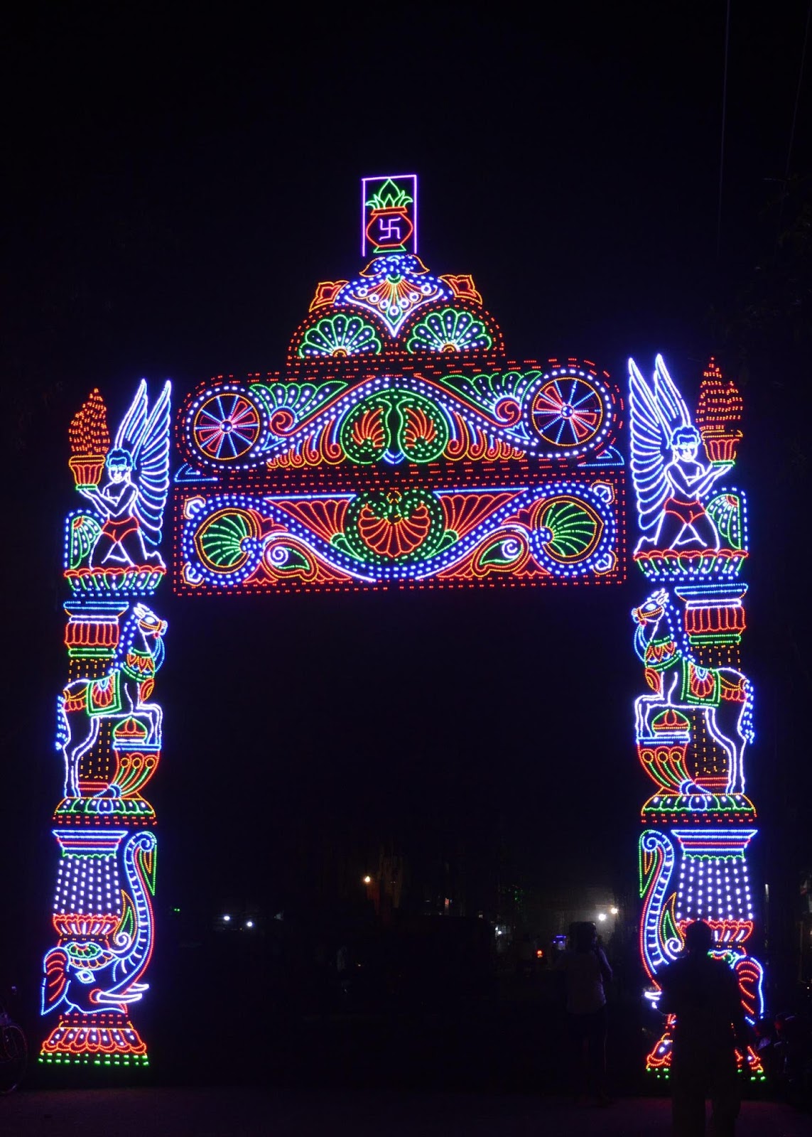 View Patna: Welcome gate of Lodipur puja pandal