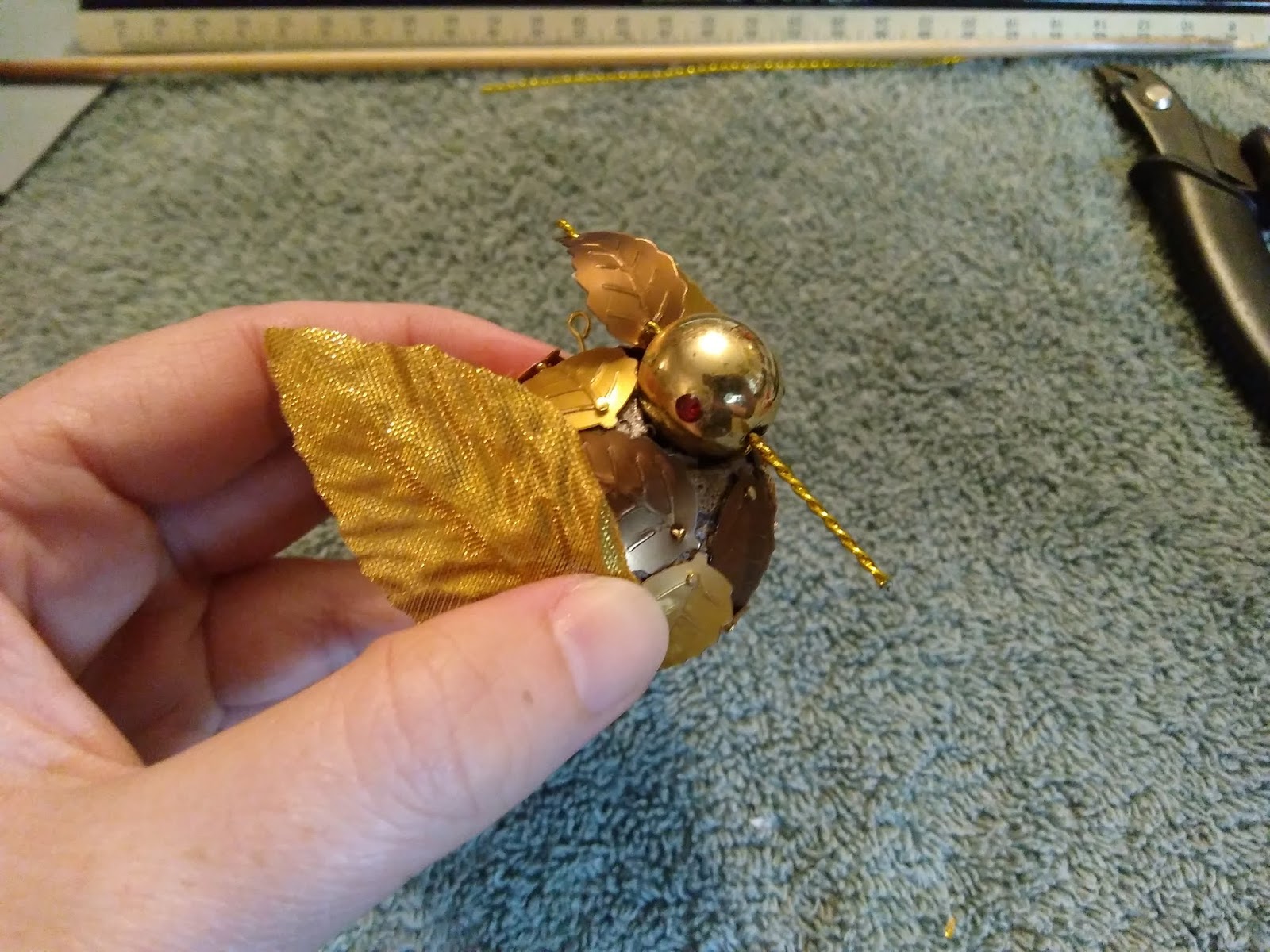 How to make a golden snidget from Harry Potter