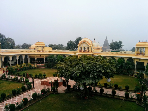 Amar Mahal: Regal Property to Explore Hidden Orchha - Be On The Road ...
