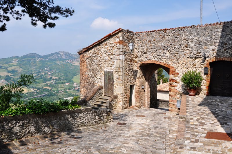 MY ARCHITECTURAL MOLESKINE®: A GLANCE AT VERUCCHIO, ITALY