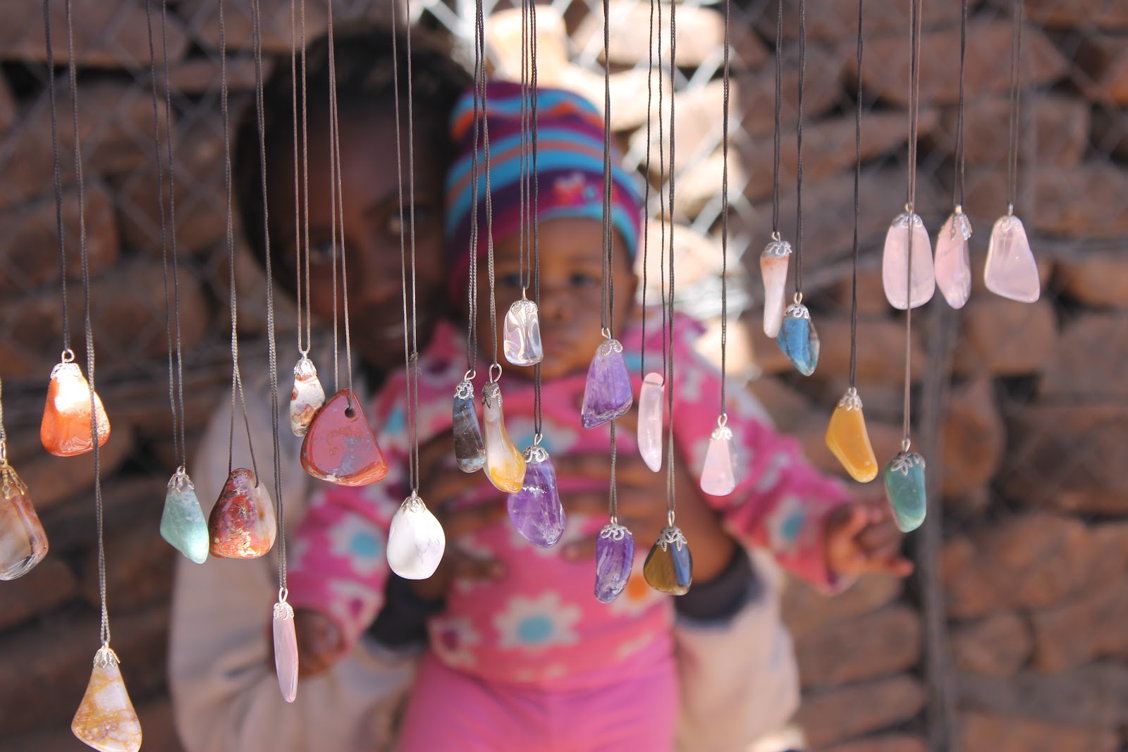 Okuhepa: Ûiba Ôas Crystals Market