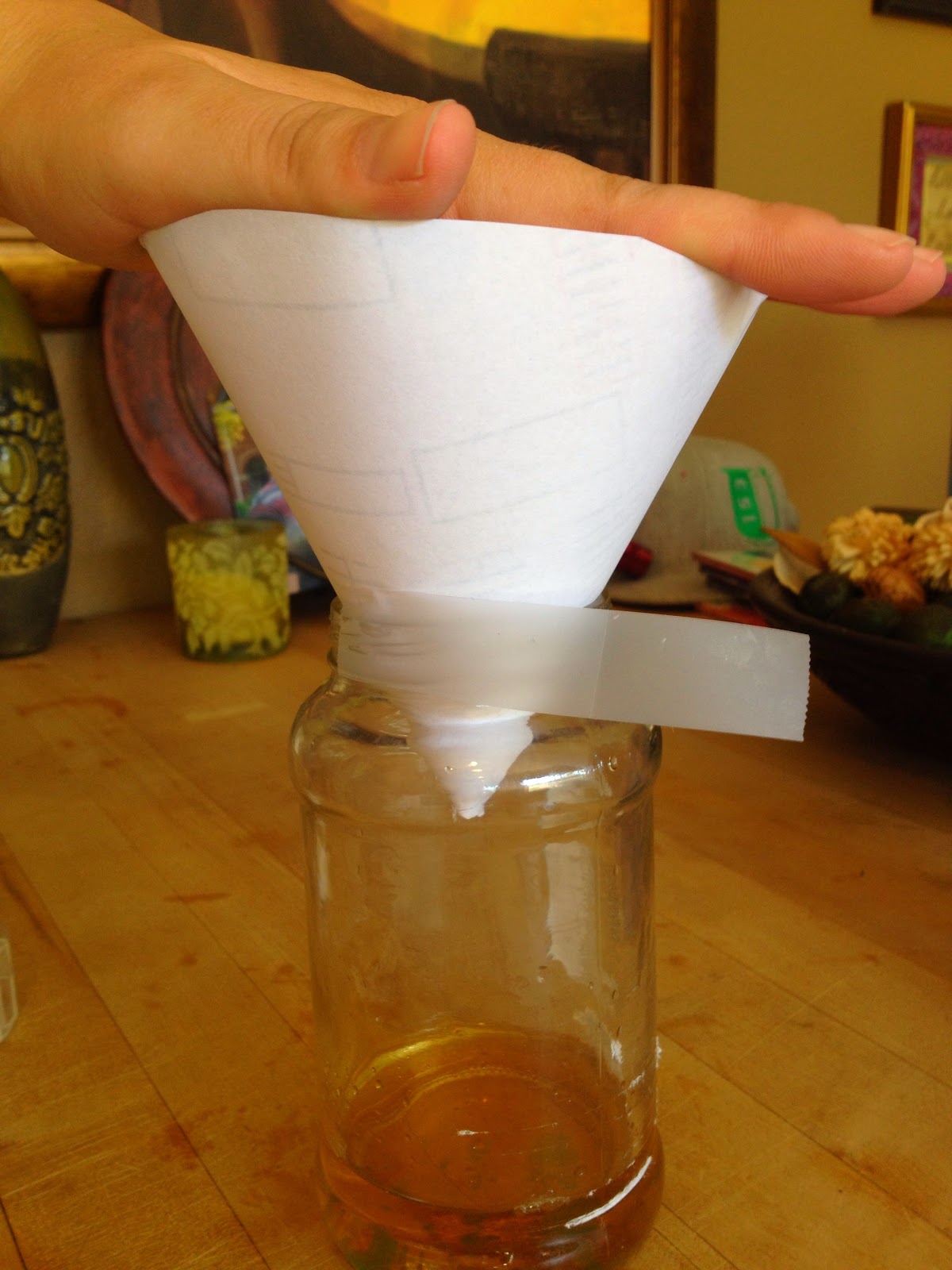 Mama Frenchy: the fruit fly trap: perfected.