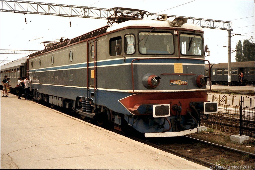 Depozitul De Reduceri: Poze vechi cu locomotive Cfr!