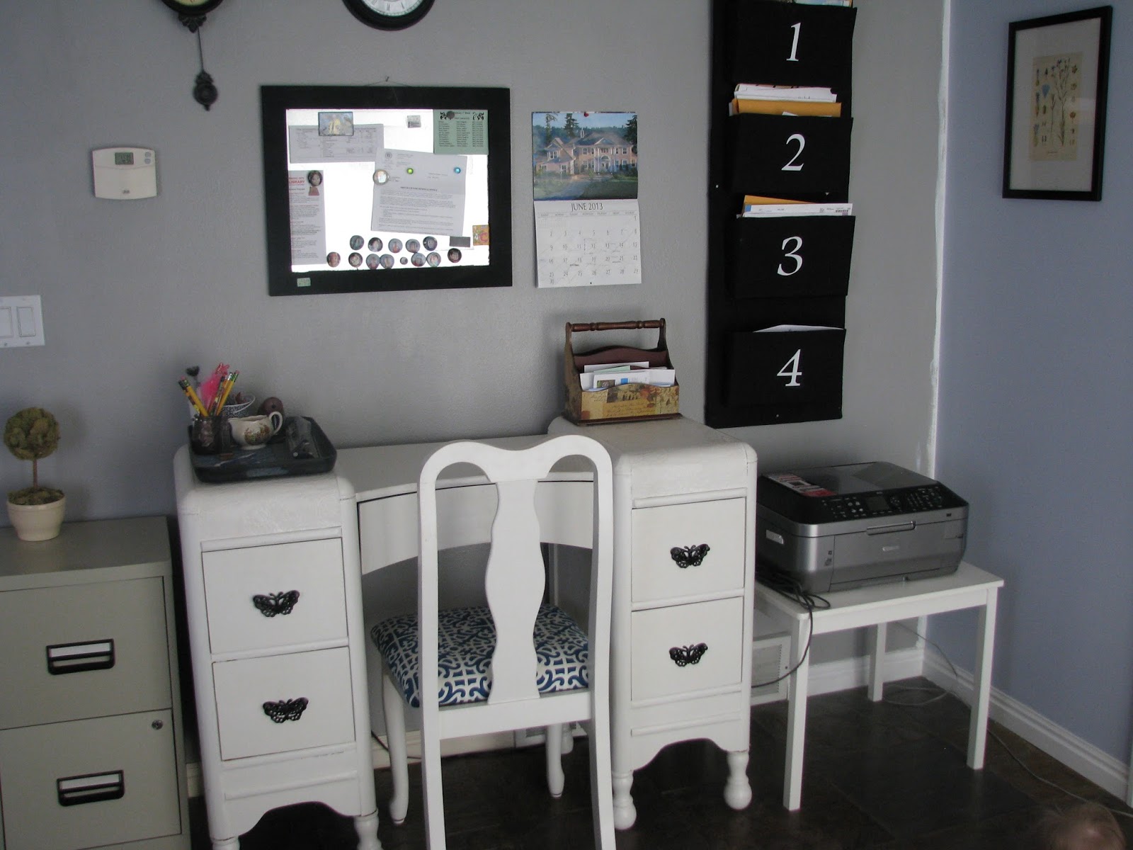 My So-Called DIY Blog: DIY Hanging Wall File