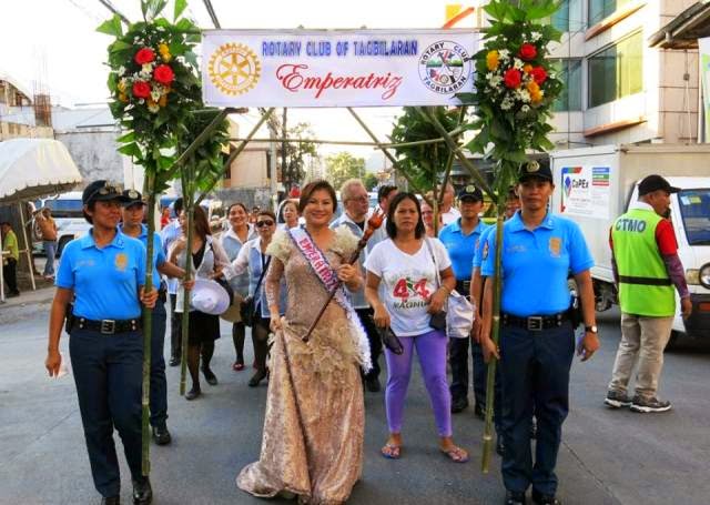 Bohol's Roving Eye: The Difference between Santacruzan & Flores de Mayo