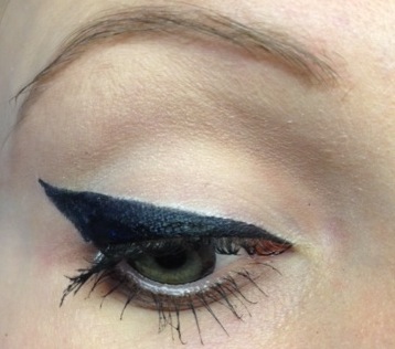 Touch Kajal: Tutorial: Fat Black Cat Eye